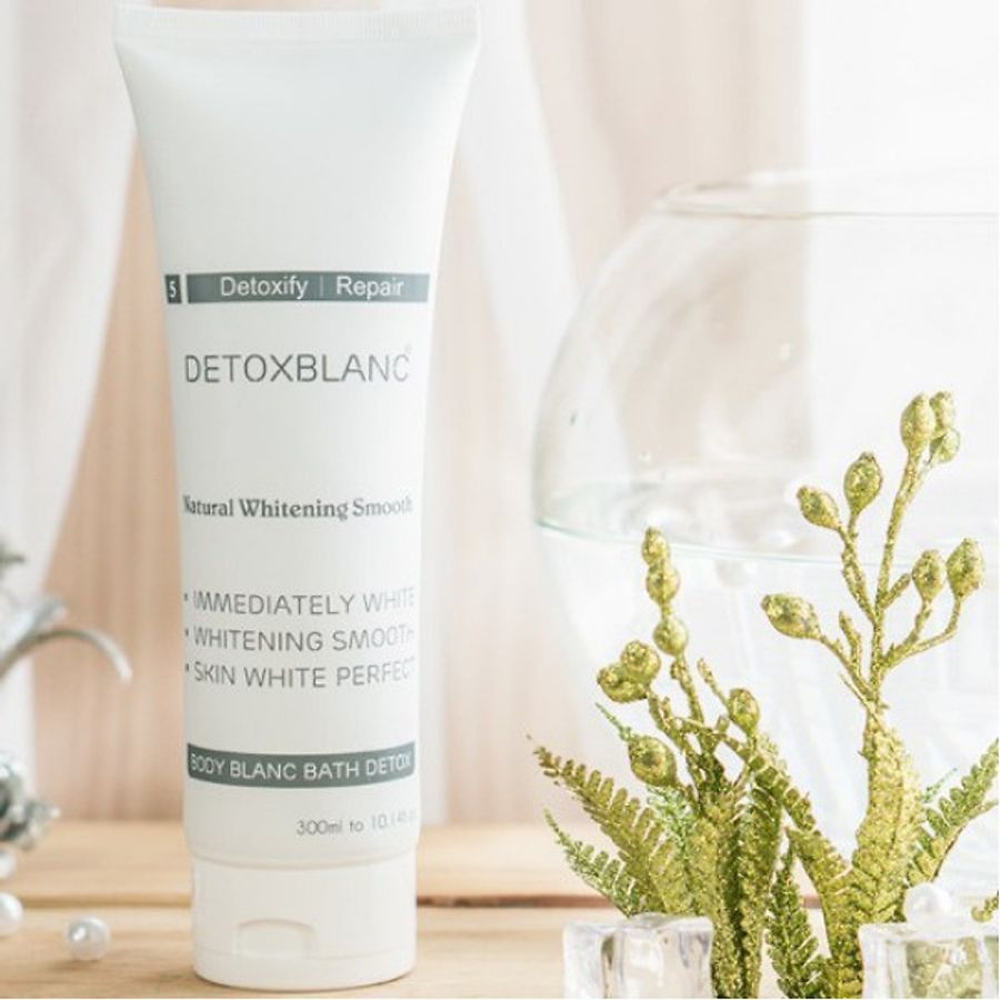 Sữa Tắm Thải Độc Trắng Da Than Hoạt Tính DetoxBlanc 300ml